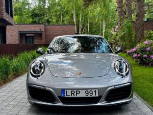 Grey Porsche 911 2017 in Palanga, with an engine capacity of 2.98 L and mileage of 103 thousand km for 66900 €, photo 3 on AUTOMOTO.COM.LV