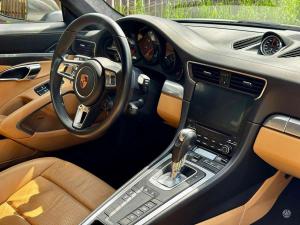 Grey Porsche 911 2017 in Palanga, with an engine capacity of 2.98 L and mileage of 103 thousand km for 66900 €, photo 12 on AUTOMOTO.COM.LV