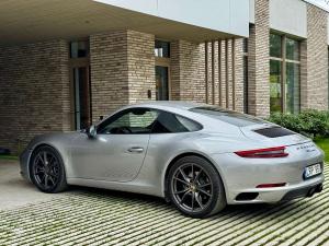 Pelēks Porsche 911 2017 Šauļi, ar dzinēja tilpumu 2.98 L un nobraukumu 103 tūkst. km par 66900 €, foto 6 vietnē AUTOMOTO.COM.LV