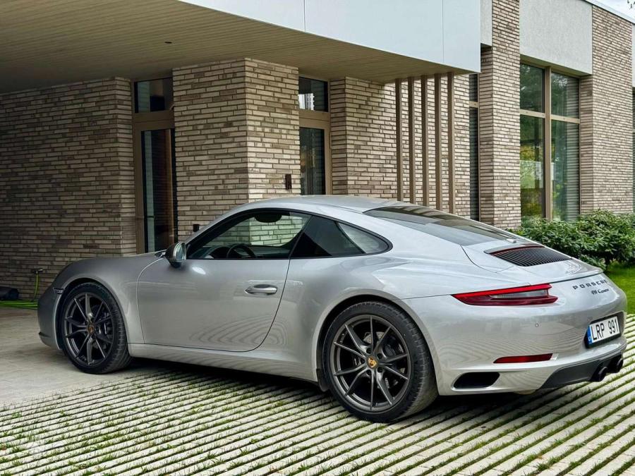 Pelēks Porsche 911 2017 Šauļi, ar dzinēja tilpumu 2.98 L un nobraukumu 103 tūkst. km par 66900 €, foto 6 vietnē AUTOMOTO.COM.LV