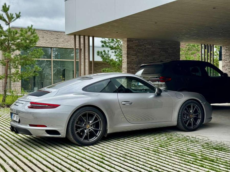 Pelēks Porsche 911 2017 Šauļi, ar dzinēja tilpumu 2.98 L un nobraukumu 103 tūkst. km par 66900 €, foto 8 vietnē AUTOMOTO.COM.LV