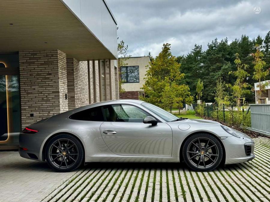 Pelēks Porsche 911 2017 Šauļi, ar dzinēja tilpumu 2.98 L un nobraukumu 103 tūkst. km par 66900 €, foto 9 vietnē AUTOMOTO.COM.LV