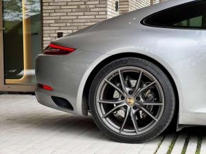 Pelēks Porsche 911 2017 Šauļi, ar dzinēja tilpumu 2.98 L un nobraukumu 103 tūkst. km par 66900 €, foto 10 vietnē AUTOMOTO.COM.LV