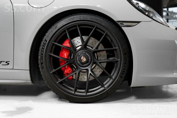 Pelēks Porsche 911 2018 Rīga, ar dzinēja tilpumu 3.00 L un nobraukumu 93 tūkst. km par 108000 €, foto 8 vietnē AUTOMOTO.COM.LV