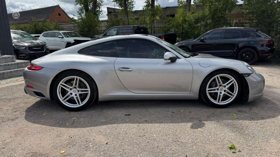 Grey Porsche 911 2019 in Ukmerge, with an engine capacity of 3.00 L and mileage of 28 thousand km for 57990 €, photo 3 on AUTOMOTO.COM.LV