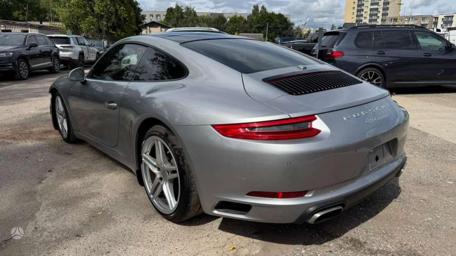 Grey Porsche 911 2019 in Ukmerge, with an engine capacity of 3.00 L and mileage of 28 thousand km for 57990 €, photo 10 on AUTOMOTO.COM.LV