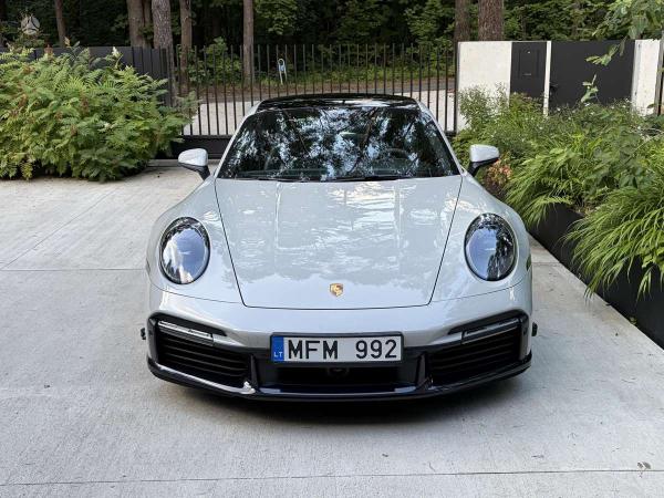 Grey Porsche 911 2020 in Vilnius, with an engine capacity of 2.98 L and mileage of 34 thousand km for 99992 €, photo 1 on AUTOMOTO.COM.LV