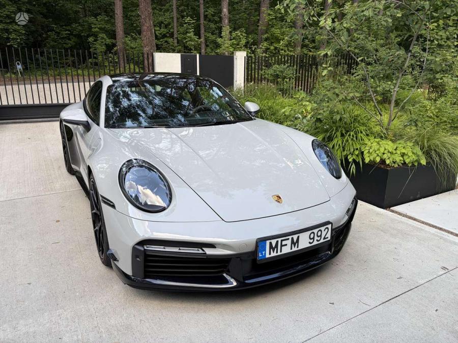 Grey Porsche 911 2020 in Vilnius, with an engine capacity of 2.98 L and mileage of 34 thousand km for 99992 €, photo 6 on AUTOMOTO.COM.LV