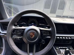 Grey Porsche 911 2020 in Vilnius, with an engine capacity of 2.98 L and mileage of 34 thousand km for 99992 €, photo 9 on AUTOMOTO.COM.LV