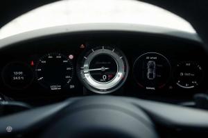 Серый Порше 911 2021 в Вильнюс, объемом двигателя 3.75 л и пробегом 16 тыс. км за 208000 €, фото 17 на AUTOMOTO.COM.LV