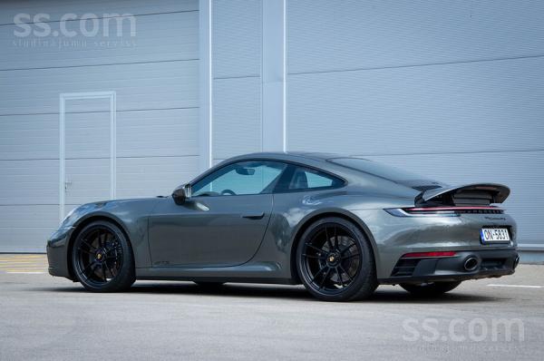 Grey Porsche 911 2022 in Riga, with an engine capacity of 3.00 L and mileage of 9 thousand km for 149000 €, photo 3 on AUTOMOTO.COM.LV