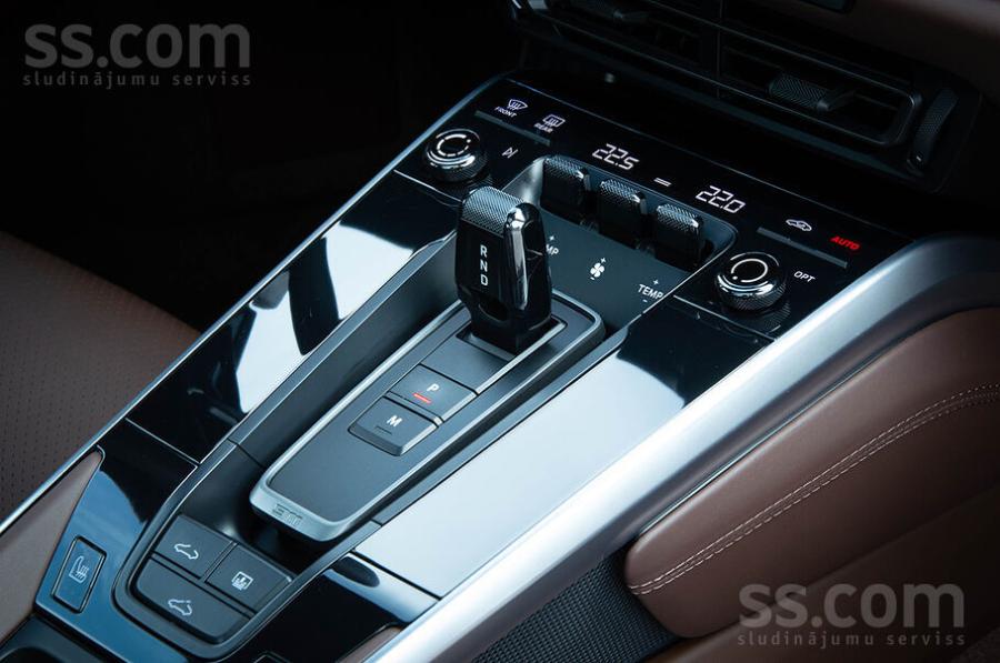 Pelēks Porsche 911 2022 Rīga, ar dzinēja tilpumu 3.00 L un nobraukumu 9 tūkst. km par 149000 €, foto 10 vietnē AUTOMOTO.COM.LV