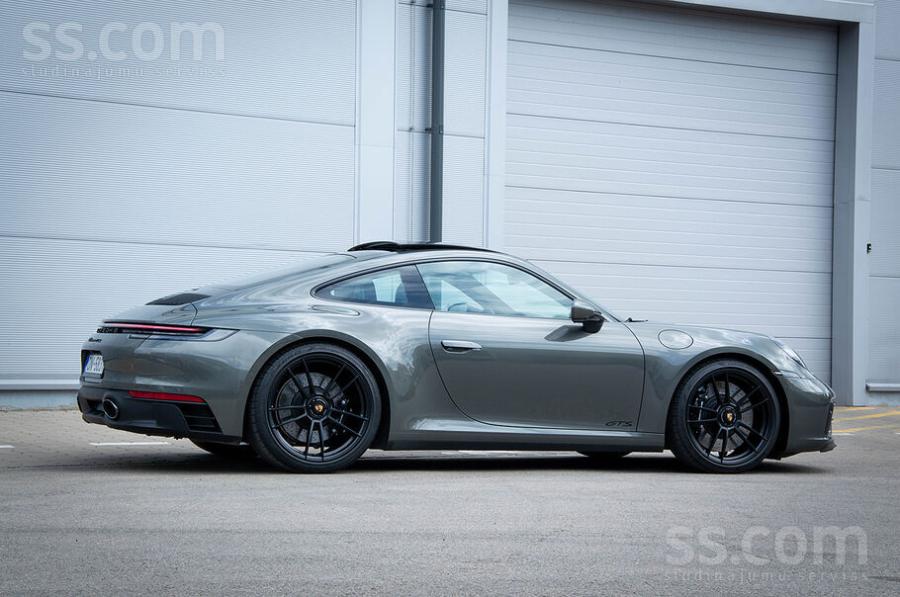 Pelēks Porsche 911 2022 Rīga, ar dzinēja tilpumu 3.00 L un nobraukumu 9 tūkst. km par 149000 €, foto 16 vietnē AUTOMOTO.COM.LV