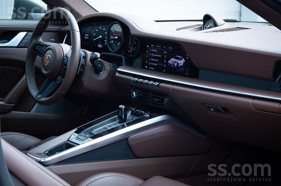 Pelēks Porsche 911 2022 Rīga, ar dzinēja tilpumu 3.00 L un nobraukumu 9 tūkst. km par 149000 €, foto 29 vietnē AUTOMOTO.COM.LV