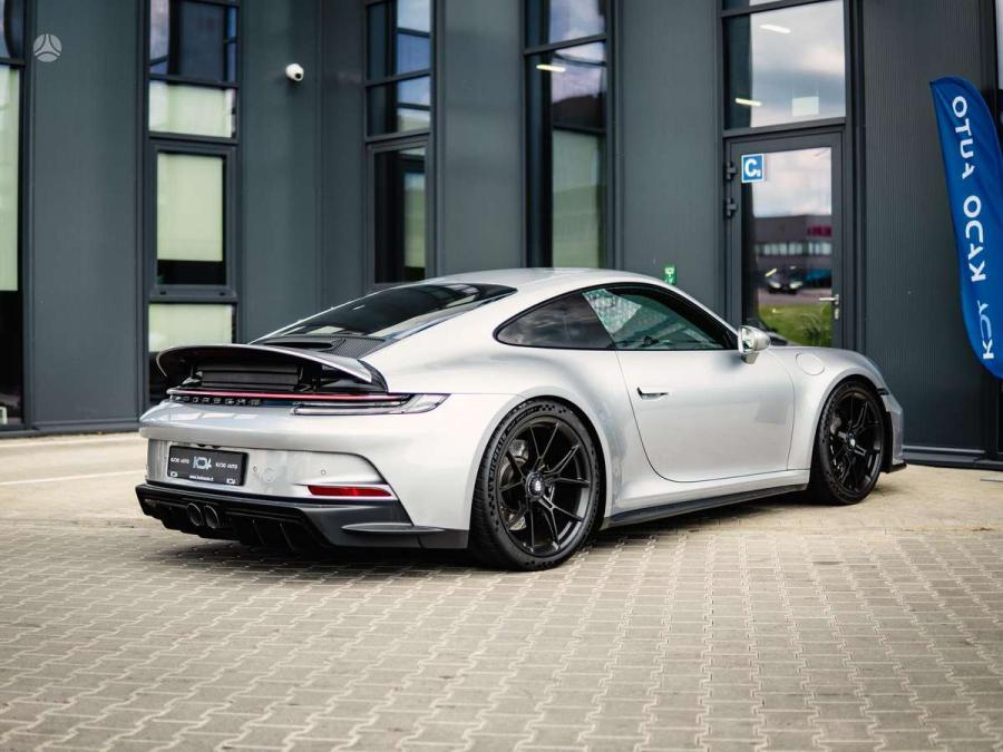 Pelēks Porsche 911 2022 Kauņa, ar dzinēja tilpumu 4.00 L un nobraukumu 15 tūkst. km par 160450 €, foto 8 vietnē AUTOMOTO.COM.LV