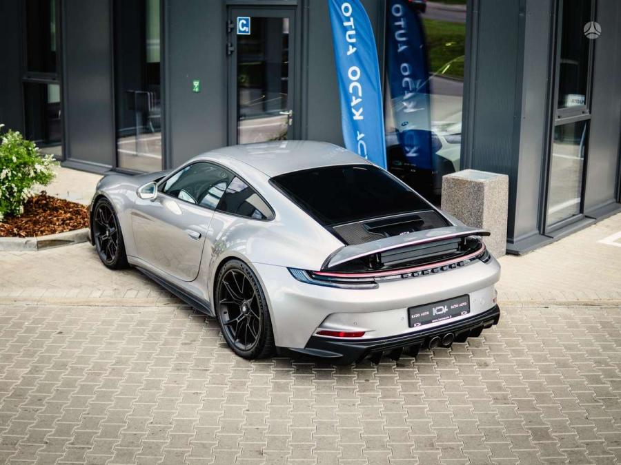 Pelēks Porsche 911 2022 Kauņa, ar dzinēja tilpumu 4.00 L un nobraukumu 15 tūkst. km par 160450 €, foto 9 vietnē AUTOMOTO.COM.LV