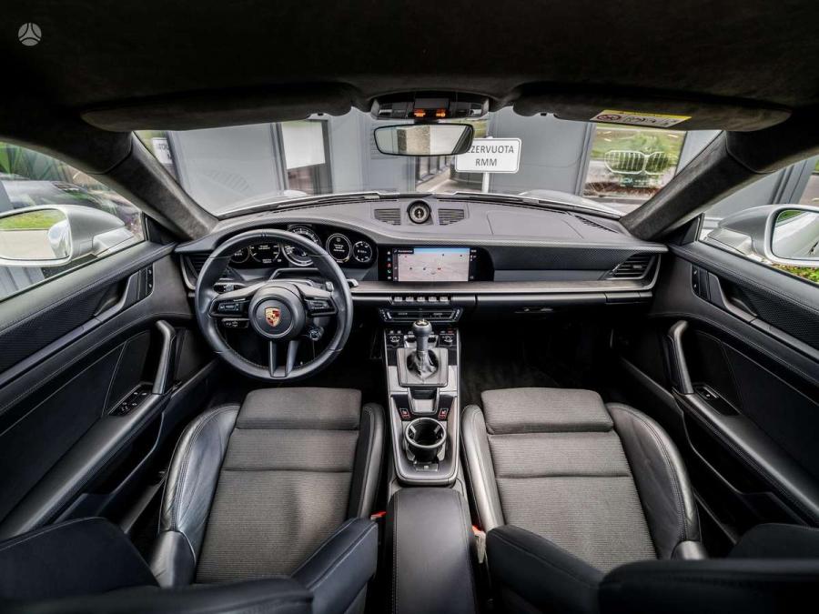 Pelēks Porsche 911 2022 Kauņa, ar dzinēja tilpumu 4.00 L un nobraukumu 15 tūkst. km par 160450 €, foto 23 vietnē AUTOMOTO.COM.LV