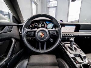 Pelēks Porsche 911 2022 Kauņa, ar dzinēja tilpumu 4.00 L un nobraukumu 15 tūkst. km par 160450 €, foto 24 vietnē AUTOMOTO.COM.LV