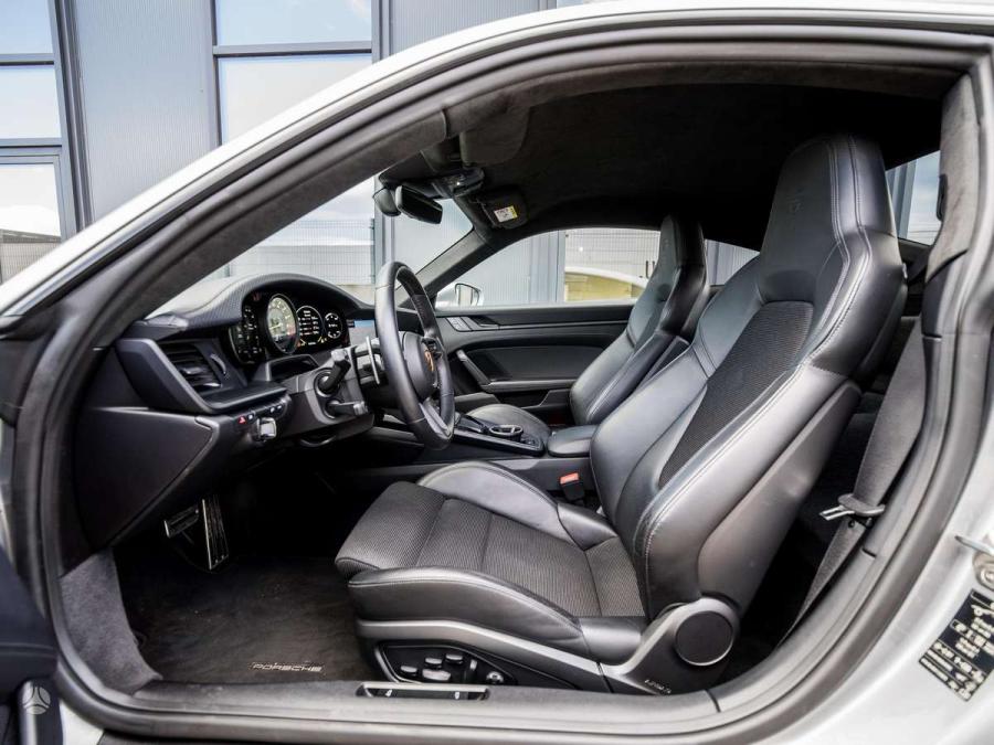 Pelēks Porsche 911 2022 Kauņa, ar dzinēja tilpumu 4.00 L un nobraukumu 15 tūkst. km par 160450 €, foto 31 vietnē AUTOMOTO.COM.LV