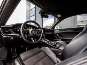 Pelēks Porsche 911 2022 Kauņa, ar dzinēja tilpumu 4.00 L un nobraukumu 15 tūkst. km par 160450 €, foto 33 vietnē AUTOMOTO.COM.LV