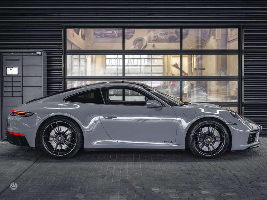 Pelēks Porsche 911 2023 Viļņa, ar dzinēja tilpumu 2.98 L un nobraukumu 28 tūkst. km par 154911 €, foto 6 vietnē AUTOMOTO.COM.LV