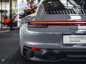 Pelēks Porsche 911 2023 Viļņa, ar dzinēja tilpumu 2.98 L un nobraukumu 28 tūkst. km par 154911 €, foto 17 vietnē AUTOMOTO.COM.LV