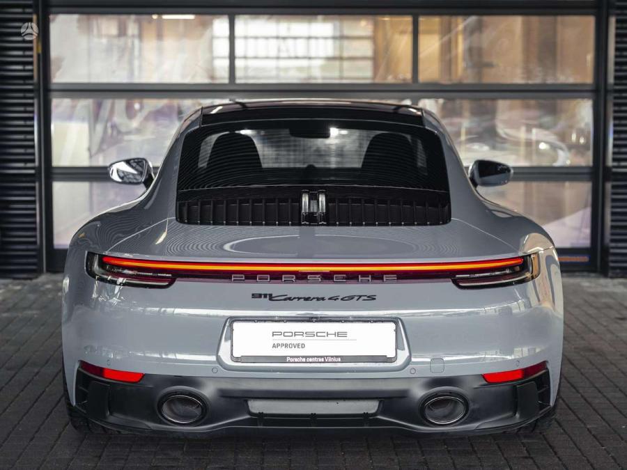 Pelēks Porsche 911 2023 Viļņa, ar dzinēja tilpumu 2.98 L un nobraukumu 23 tūkst. km par 159911 €, foto 4 vietnē AUTOMOTO.COM.LV
