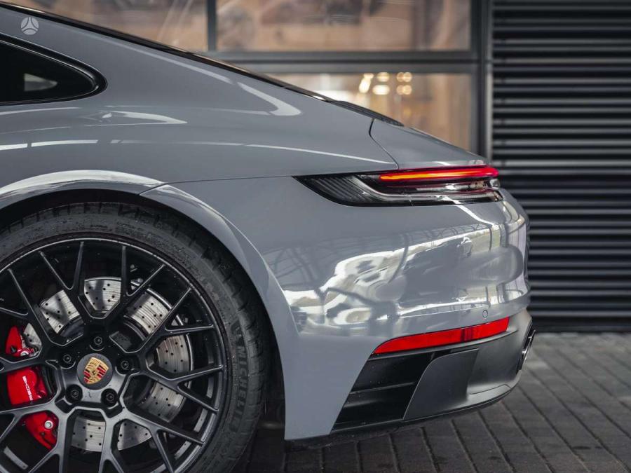Pelēks Porsche 911 2023 Viļņa, ar dzinēja tilpumu 2.98 L un nobraukumu 23 tūkst. km par 159911 €, foto 13 vietnē AUTOMOTO.COM.LV