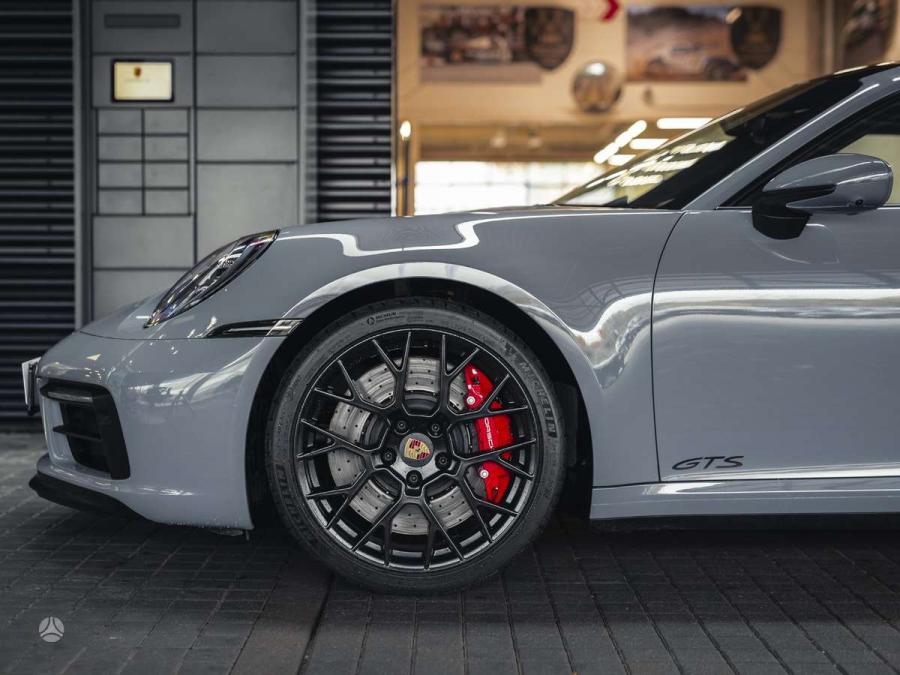 Pelēks Porsche 911 2023 Viļņa, ar dzinēja tilpumu 2.98 L un nobraukumu 23 tūkst. km par 159911 €, foto 18 vietnē AUTOMOTO.COM.LV