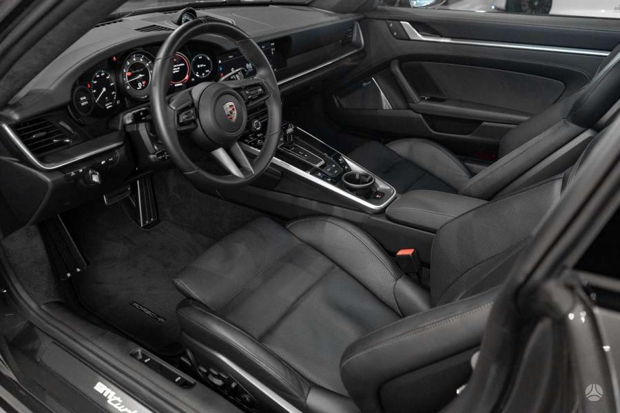 Серый Порше 911 2023 в Рига, объемом двигателя 3.75 л и пробегом 6 тыс. км за 248050 €, фото 11 на AUTOMOTO.COM.LV