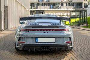 Grey Porsche 911 2024 in Vilnius, with an engine capacity of 4.00 L and mileage of 18 thousand km for 204900 €, photo 5 on AUTOMOTO.COM.LV