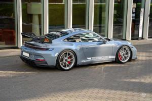 Grey Porsche 911 2024 in Vilnius, with an engine capacity of 4.00 L and mileage of 18 thousand km for 204900 €, photo 7 on AUTOMOTO.COM.LV