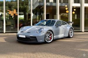 Grey Porsche 911 2024 in Vilnius, with an engine capacity of 4.00 L and mileage of 18 thousand km for 204900 €, photo 9 on AUTOMOTO.COM.LV