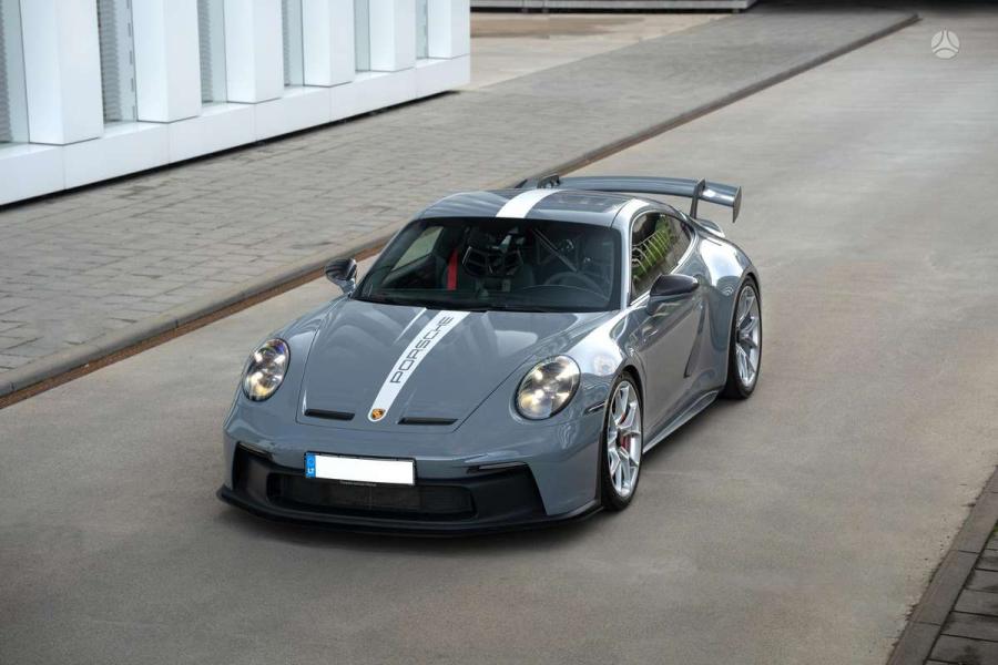 Grey Porsche 911 2024 in Vilnius, with an engine capacity of 4.00 L and mileage of 18 thousand km for 191900 €, photo 10 on AUTOMOTO.COM.LV