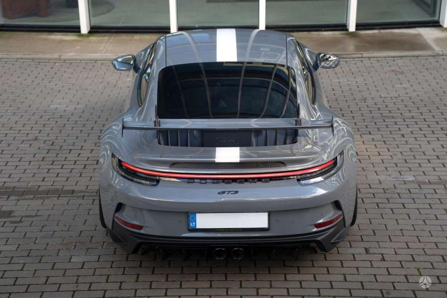 Grey Porsche 911 2024 in Vilnius, with an engine capacity of 4.00 L and mileage of 18 thousand km for 191900 €, photo 13 on AUTOMOTO.COM.LV