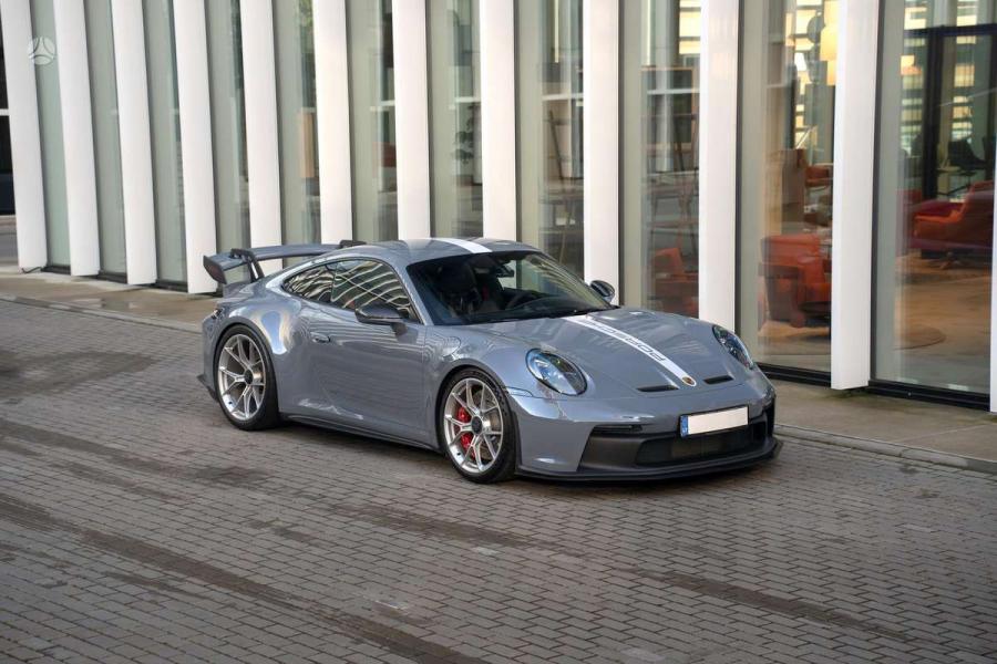 Grey Porsche 911 2024 in Vilnius, with an engine capacity of 4.00 L and mileage of 18 thousand km for 191900 €, photo 17 on AUTOMOTO.COM.LV