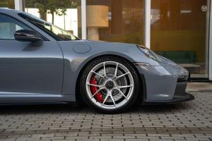 Grey Porsche 911 2024 in Vilnius, with an engine capacity of 4.00 L and mileage of 18 thousand km for 191900 €, photo 24 on AUTOMOTO.COM.LV