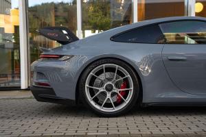 Grey Porsche 911 2024 in Vilnius, with an engine capacity of 4.00 L and mileage of 18 thousand km for 191900 €, photo 25 on AUTOMOTO.COM.LV