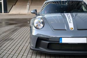 Grey Porsche 911 2024 in Vilnius, with an engine capacity of 4.00 L and mileage of 18 thousand km for 191900 €, photo 27 on AUTOMOTO.COM.LV