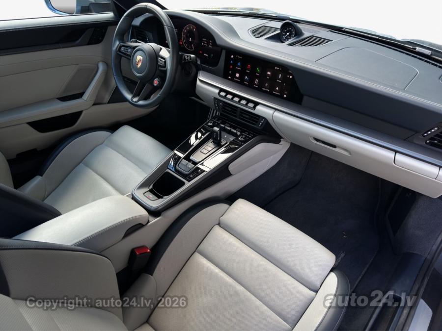 Pelēks Porsche 911 2025 Rīga, ar dzinēja tilpumu 3.00 L un nobraukumu 13 tūkst. km par 129900 €, foto 6 vietnē AUTOMOTO.COM.LV