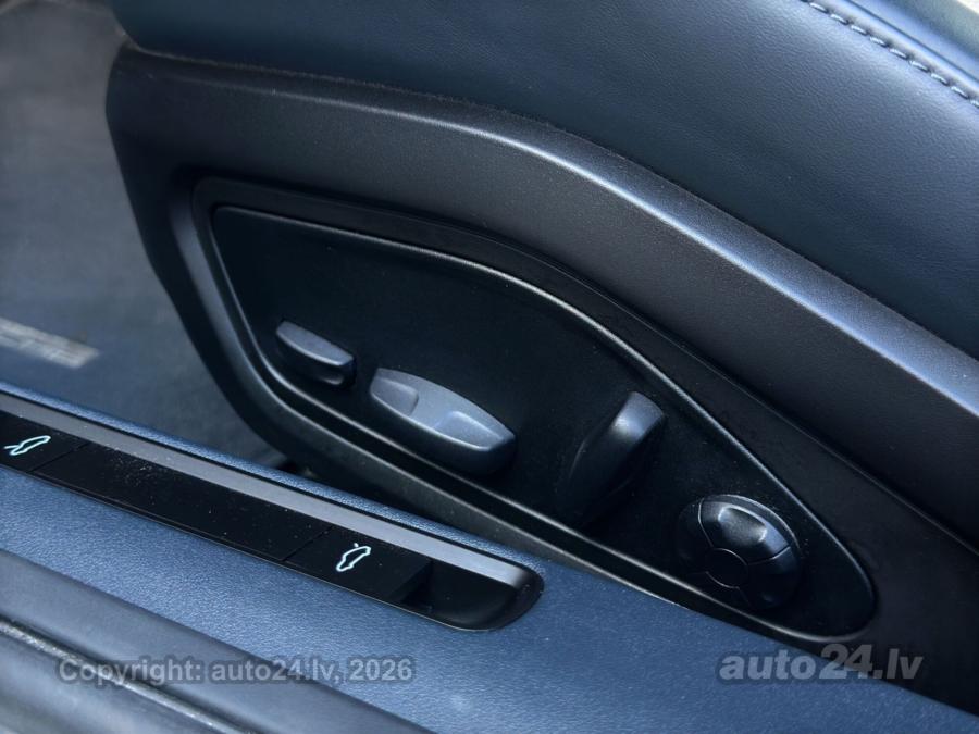 Pelēks Porsche 911 2025 Rīga, ar dzinēja tilpumu 3.00 L un nobraukumu 13 tūkst. km par 129900 €, foto 18 vietnē AUTOMOTO.COM.LV