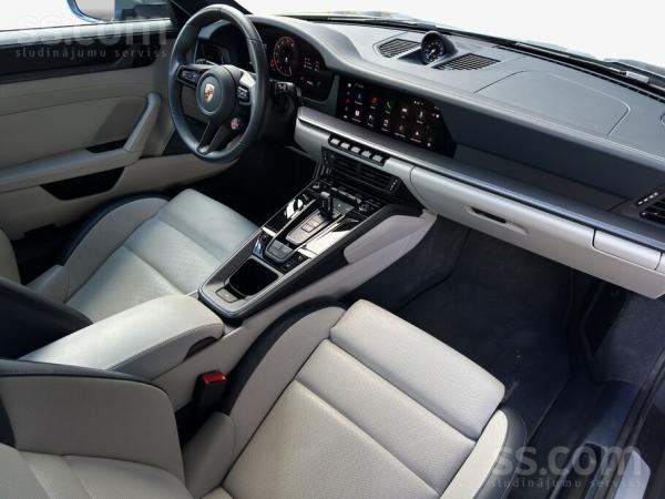 Grey Porsche 911 2025 in Riga, with an engine capacity of 3.00 L and mileage of 13 thousand km for 129900 €, photo 5 on AUTOMOTO.COM.LV