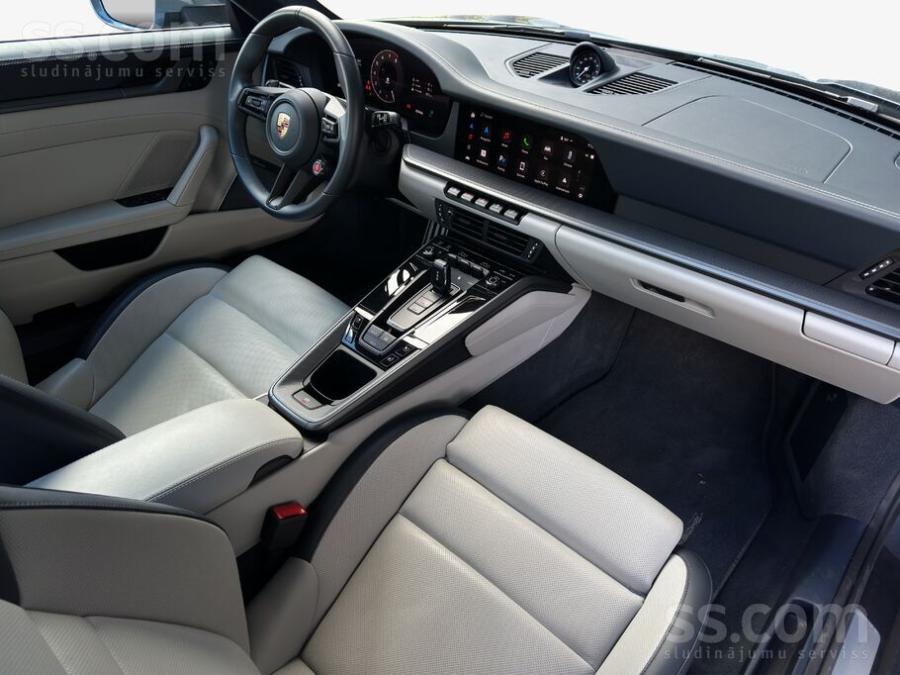 Pelēks Porsche 911 2025 Rīga, ar dzinēja tilpumu 3.00 L un nobraukumu 13 tūkst. km par 129900 €, foto 6 vietnē AUTOMOTO.COM.LV