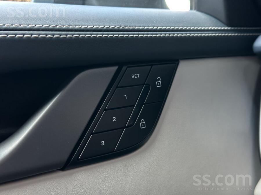 Pelēks Porsche 911 2025 Rīga, ar dzinēja tilpumu 3.00 L un nobraukumu 13 tūkst. km par 129900 €, foto 13 vietnē AUTOMOTO.COM.LV