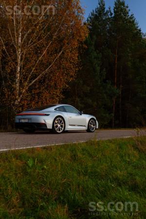 Серый Порше 911 2025 в Рига, объемом двигателя 3.00 л и пробегом 5 тыс. км за 139900 €, фото 3 на AUTOMOTO.COM.LV
