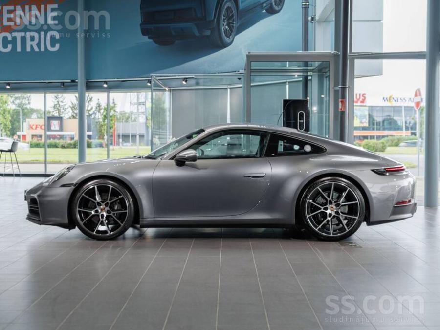 Серый Порше 911 2026 в Рига, объемом двигателя 3.00 л и пробегом 3 тыс. км за 129000 €, фото 3 на AUTOMOTO.COM.LV