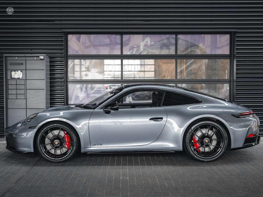 Pelēks Porsche 911 2026 Viļņa, ar dzinēja tilpumu 2.98 L un nobraukumu 3 tūkst. km par 205459 €, foto 3 vietnē AUTOMOTO.COM.LV