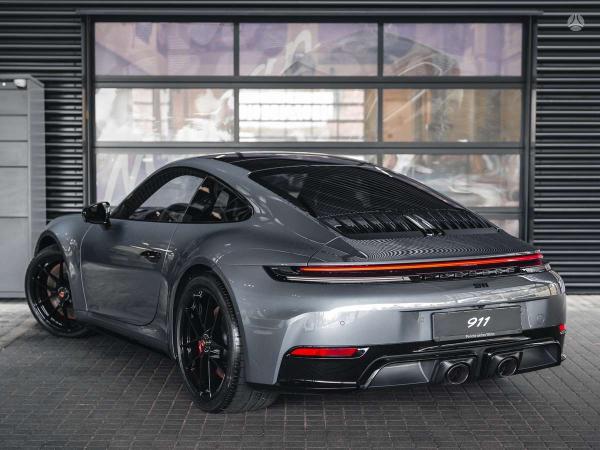 Pelēks Porsche 911 2026 Viļņa, ar dzinēja tilpumu 2.98 L un nobraukumu 3 tūkst. km par 205459 €, foto 3 vietnē AUTOMOTO.COM.LV
