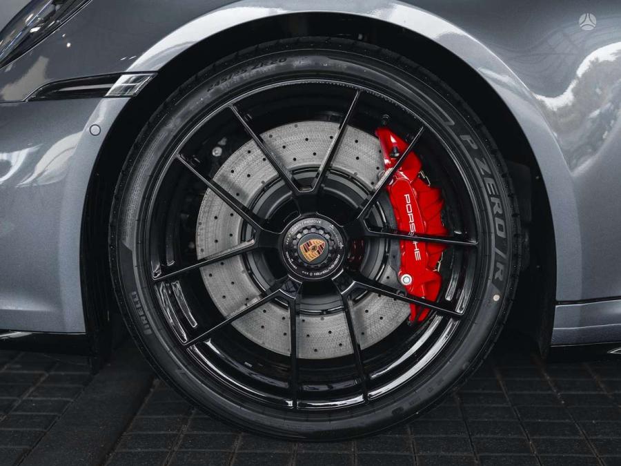 Pelēks Porsche 911 2026 Viļņa, ar dzinēja tilpumu 2.98 L un nobraukumu 3 tūkst. km par 205459 €, foto 24 vietnē AUTOMOTO.COM.LV