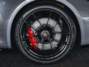 Pelēks Porsche 911 2026 Viļņa, ar dzinēja tilpumu 2.98 L un nobraukumu 3 tūkst. km par 205459 €, foto 25 vietnē AUTOMOTO.COM.LV